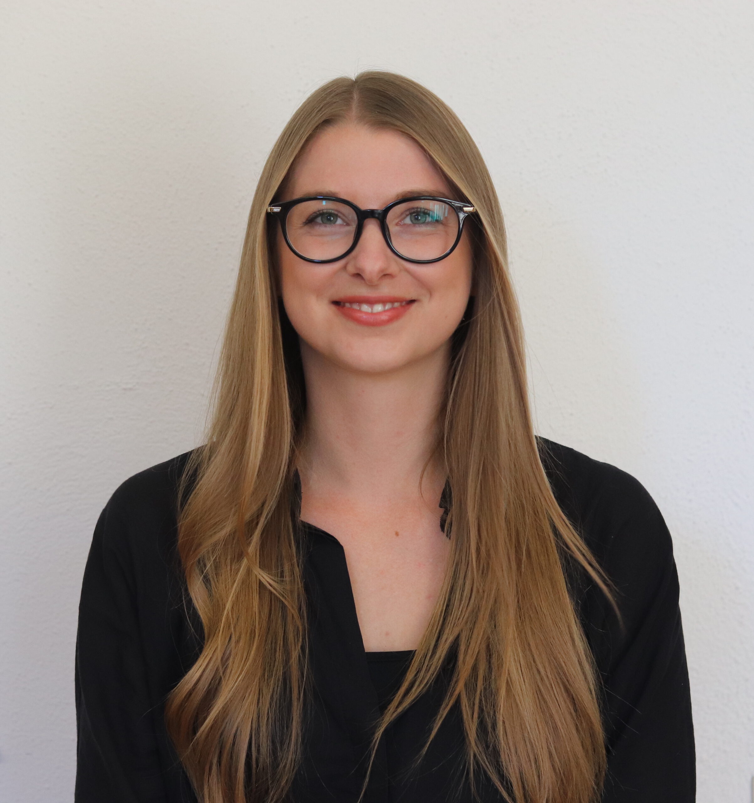 Anna Lena Goll - Postcolonial Hierarchies