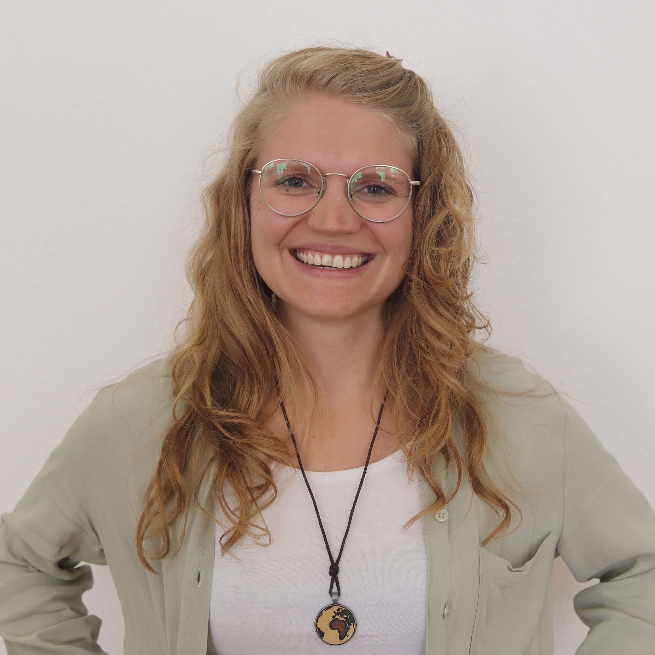 Darja Wolfmeier - Postcolonial Hierarchies Darja Wolfmeier - Postcolonial Hierarchies